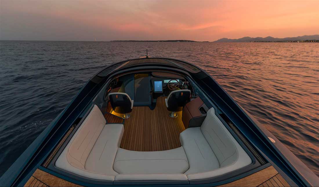Aston Martin AM37 - the Luxurious Power Boat Designed Like a Sports Car